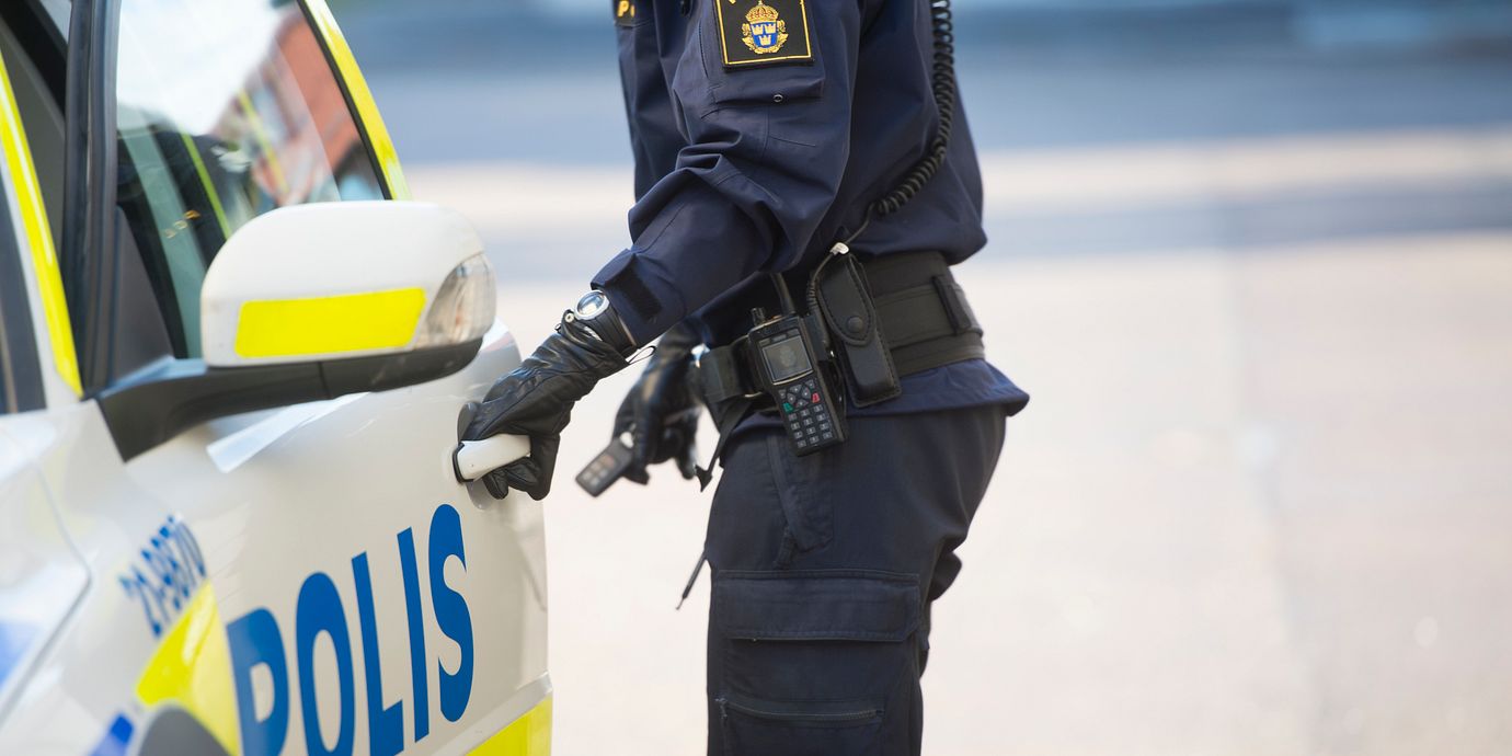 Sovande full man hade pistoler och granat