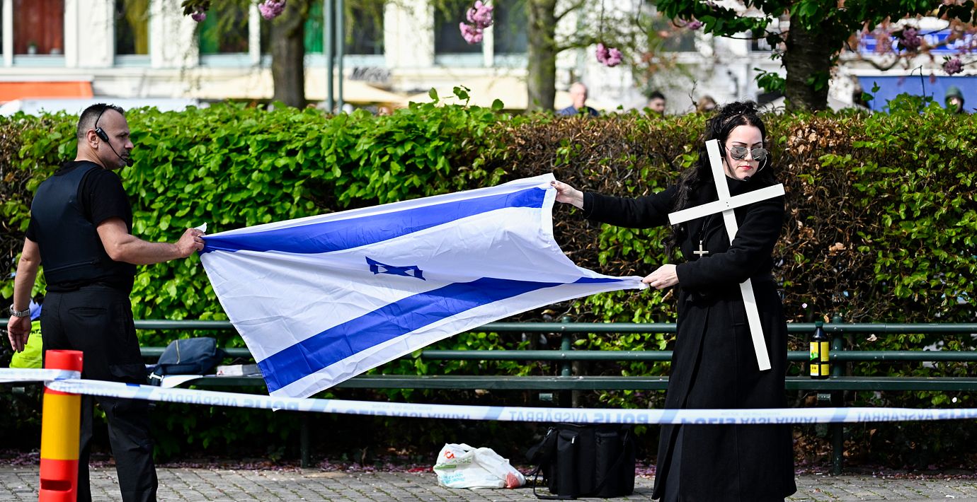 Israels ambassadör fördömer koranbränningen