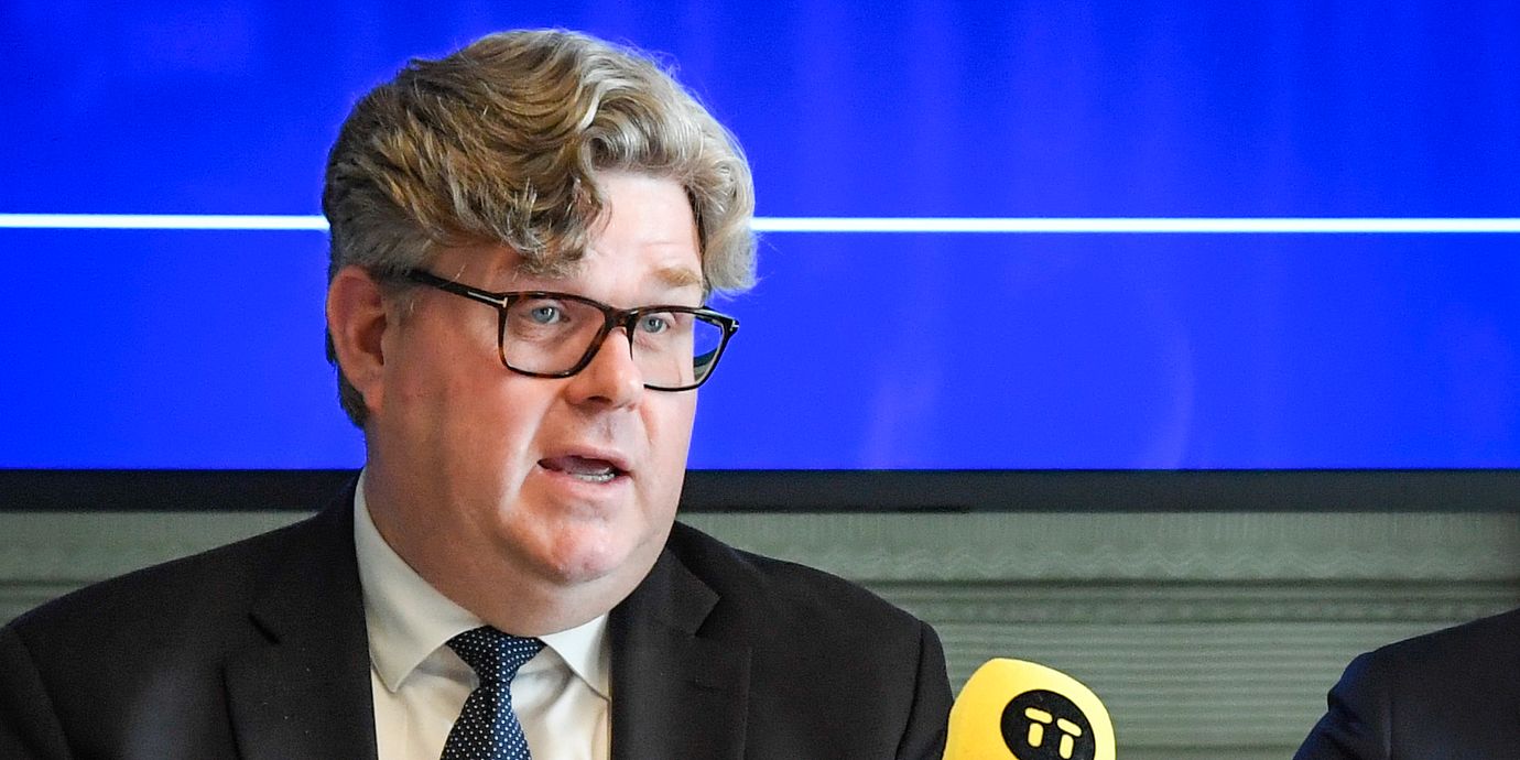 Regeringen vill utvisa gängkriminella utan dom