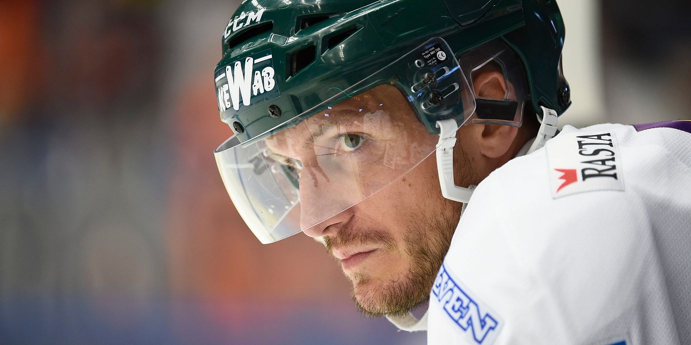 Tollefsen stängs av fem matcher efter hot