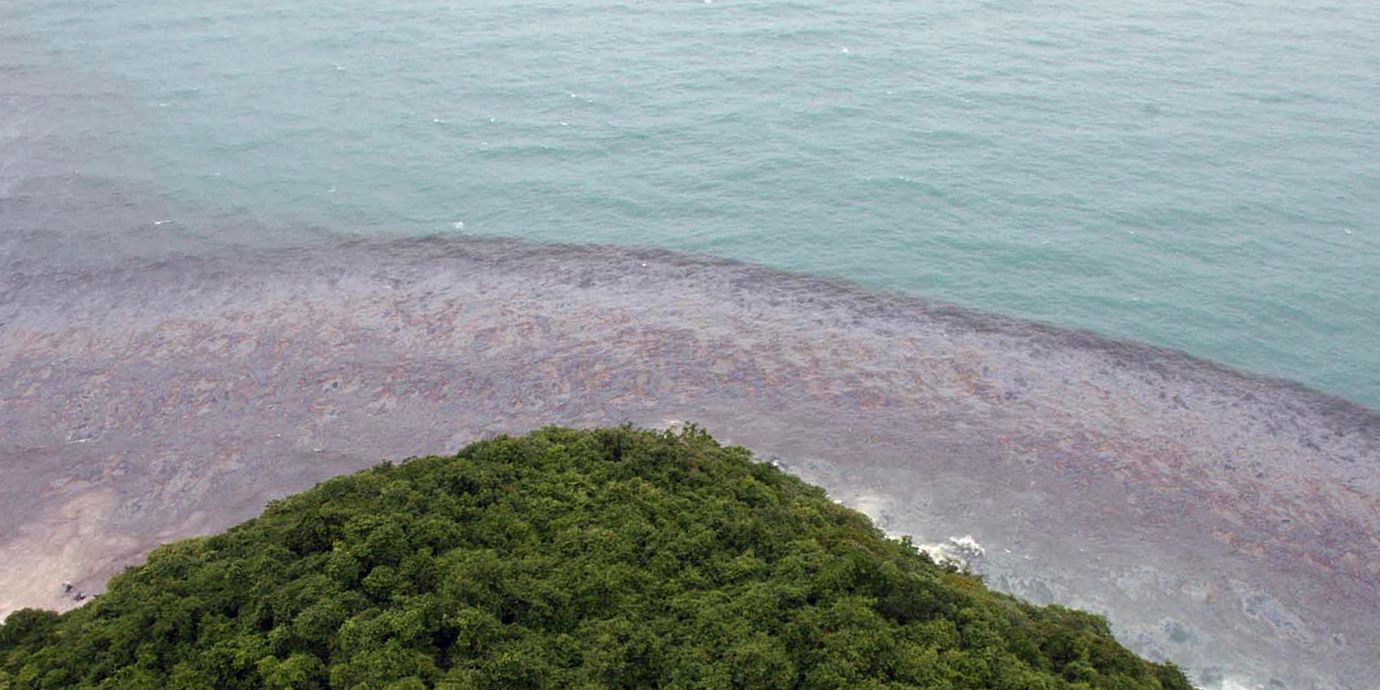Thailandsturister flyr oljebälte