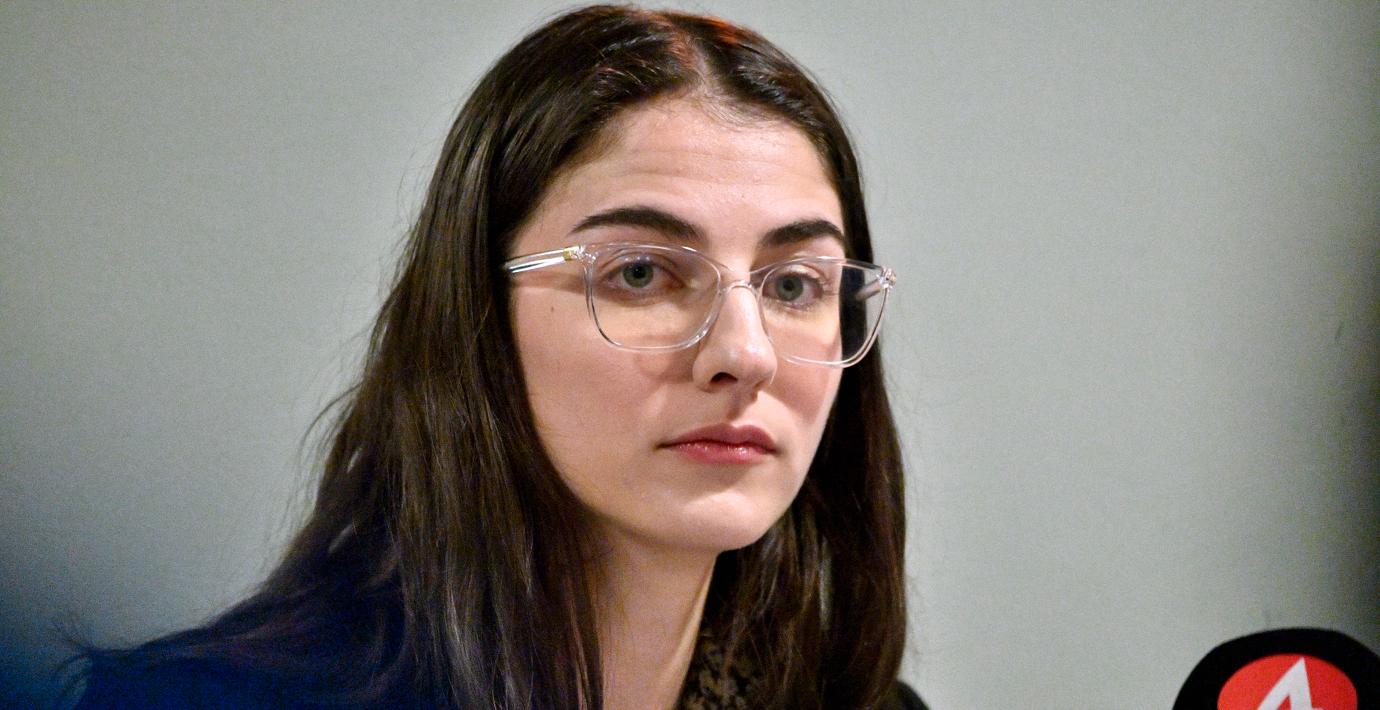 Slår ifrån sig kritiken: ”Ska öka elektrifieringen” Slår ifrån sig kritiken: ”Ska öka elektrifieringen”