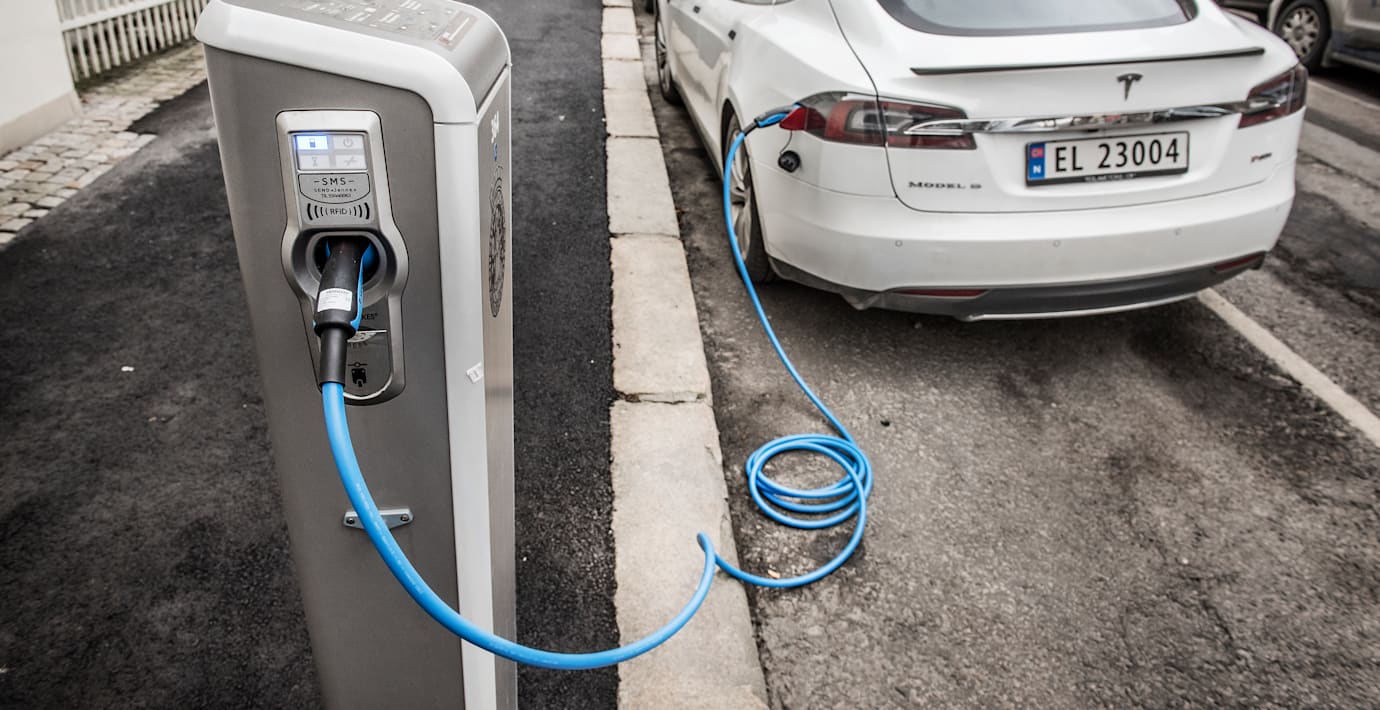 Maxad elbilsförsäljning inte nog för att nå klimatmål