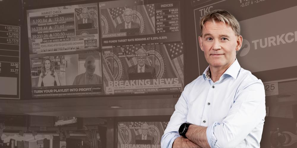”thedéen Väntar På Att De Stora Elefanterna Bjuder Upp”