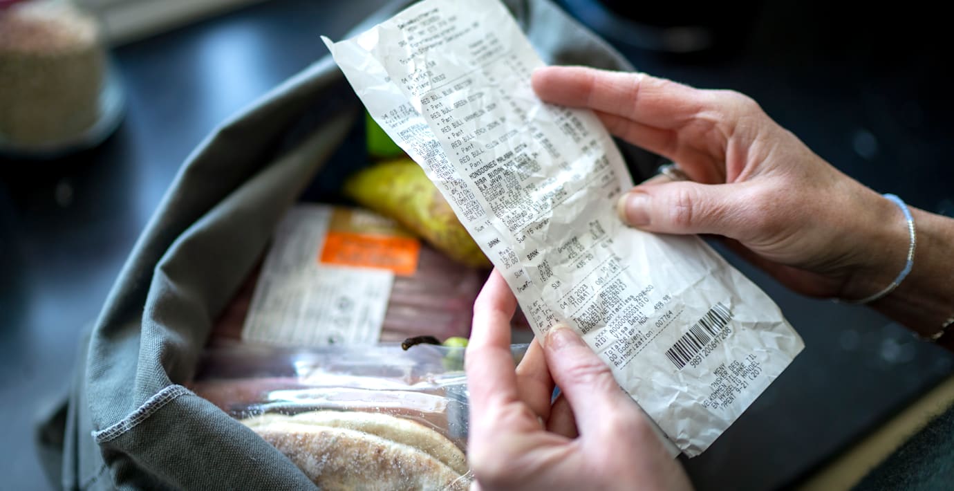 Svenskarnas matkassar krympte rekordmycket i fjol