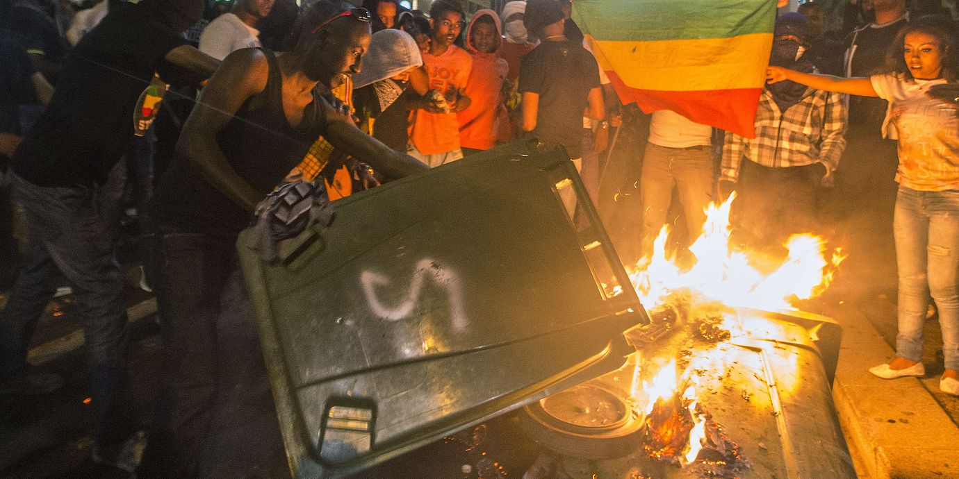 Polis använde tårgas mot demonstranter