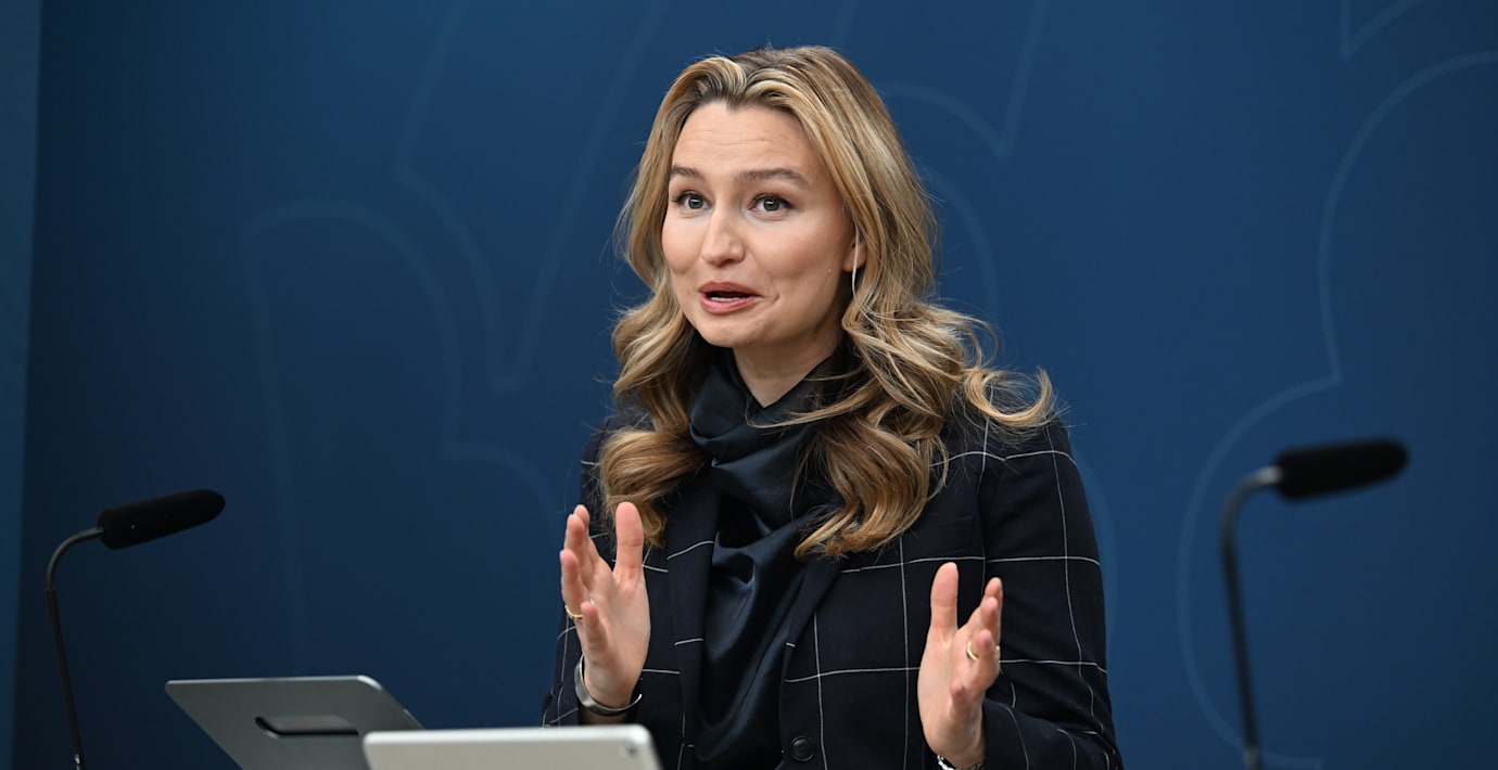 Busch försvarar utspel: ”Mamma Ebba sätter gräns”