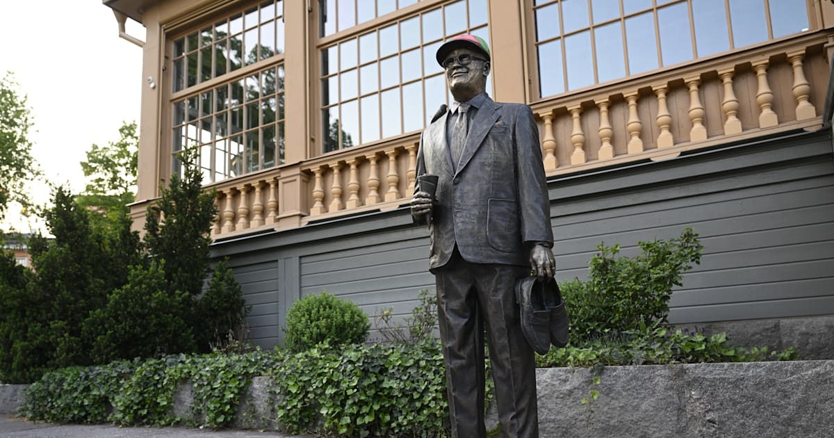 Povel Ramel-staty avtäckt i Stockholm efter firande